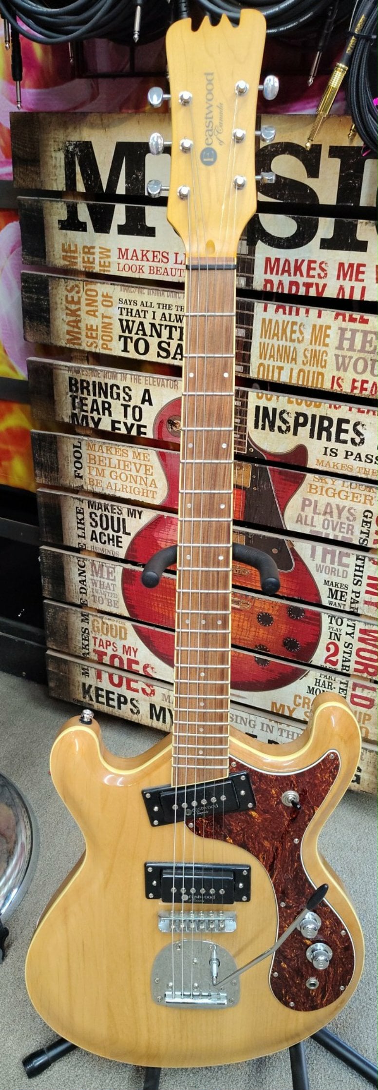 Eastwood Sidejack DLX – 2018 – Plays Like Butter – Wendell's Music